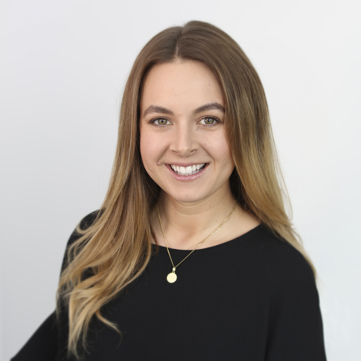 Why workplace friendships matter | Our Blog | Liz Earle Beauty Co.